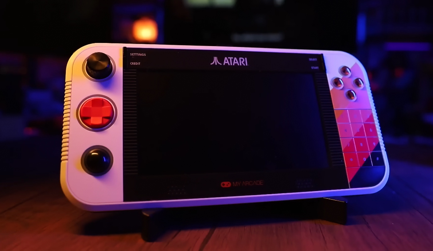Портативную консоль Atari GameStation Go показали на CES 2025